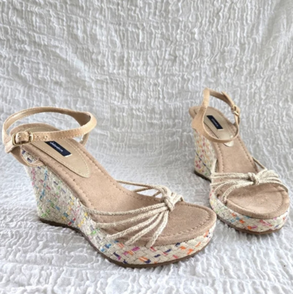 Posh Party LIVE: Wedge Sandals, Suede Mules, Jelly Shoes & More on Poshmark